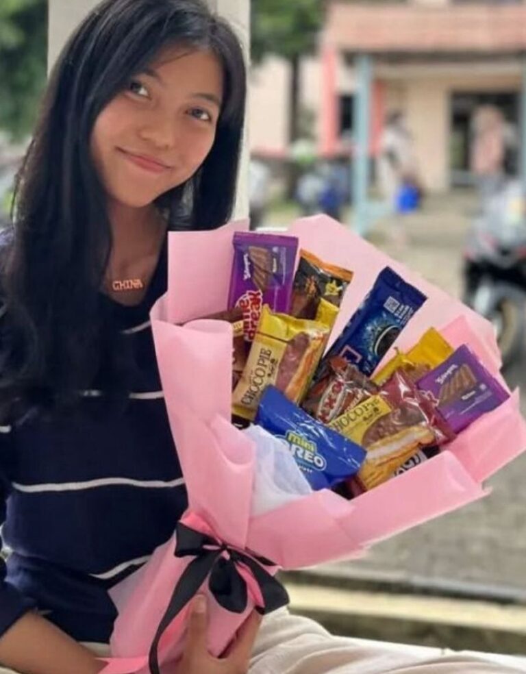 Bucket Snack dan Bunga Bekasi - Bucket Snack & Bunga Bekasi